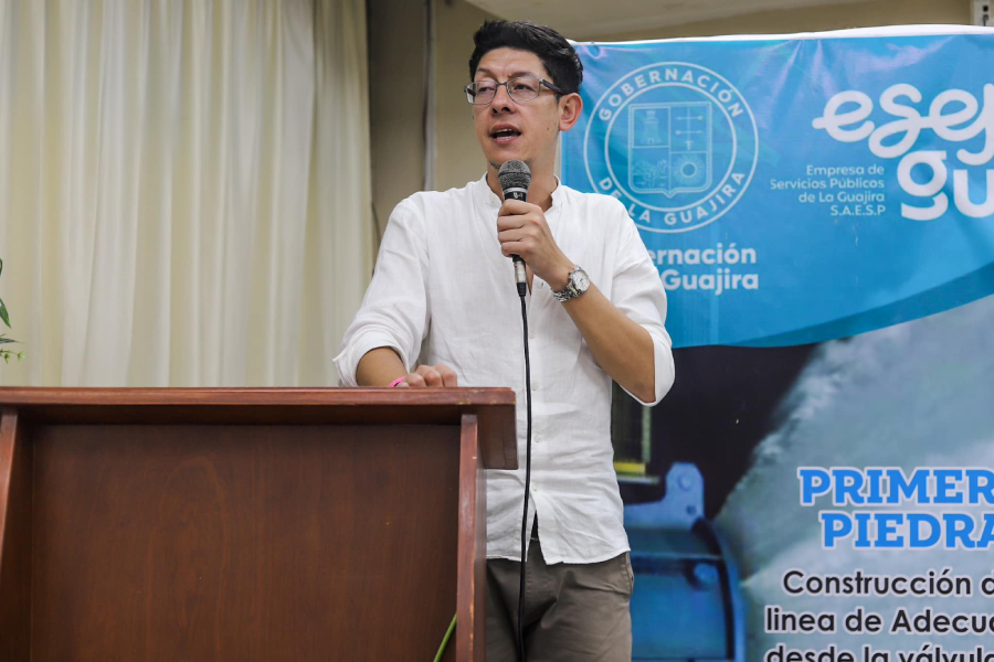 Ministros de Educación presentó su renuncia tras llamado del presidente Petro